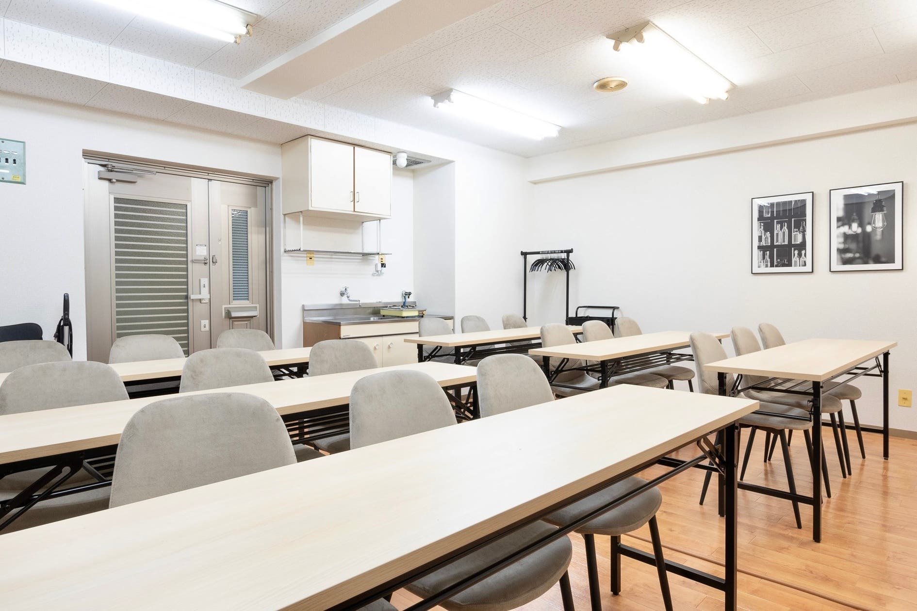 スペモ🏠️広島駅3分🚉モニター📺️イベント🎉撮影📸ビジネス💻️会議👥セミナー✨️680_SMILE会議室広島駅前の写真5