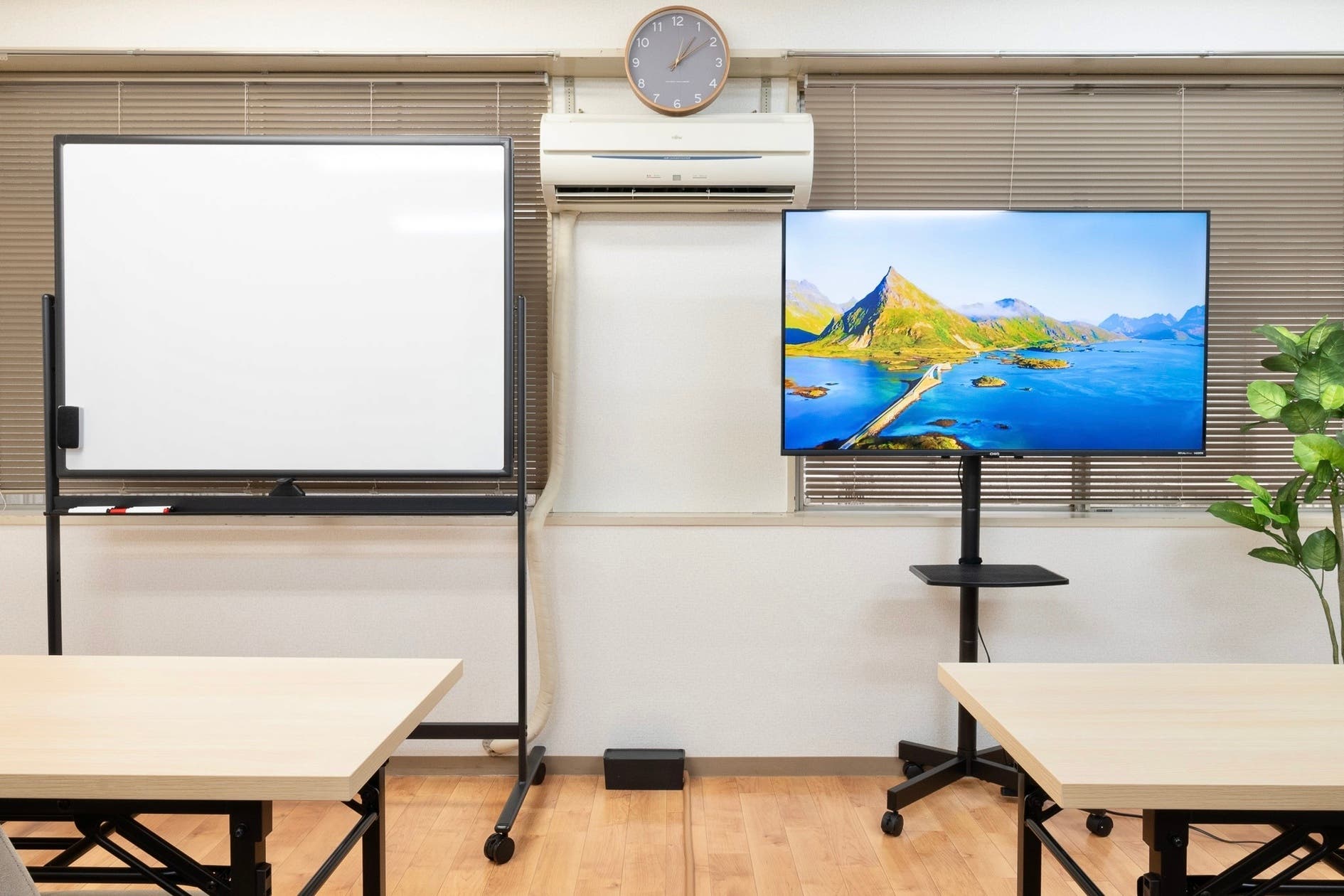 スペモ🏠️広島駅3分🚉モニター📺️イベント🎉撮影📸ビジネス💻️会議👥セミナー✨️680_SMILE会議室広島駅前の写真10