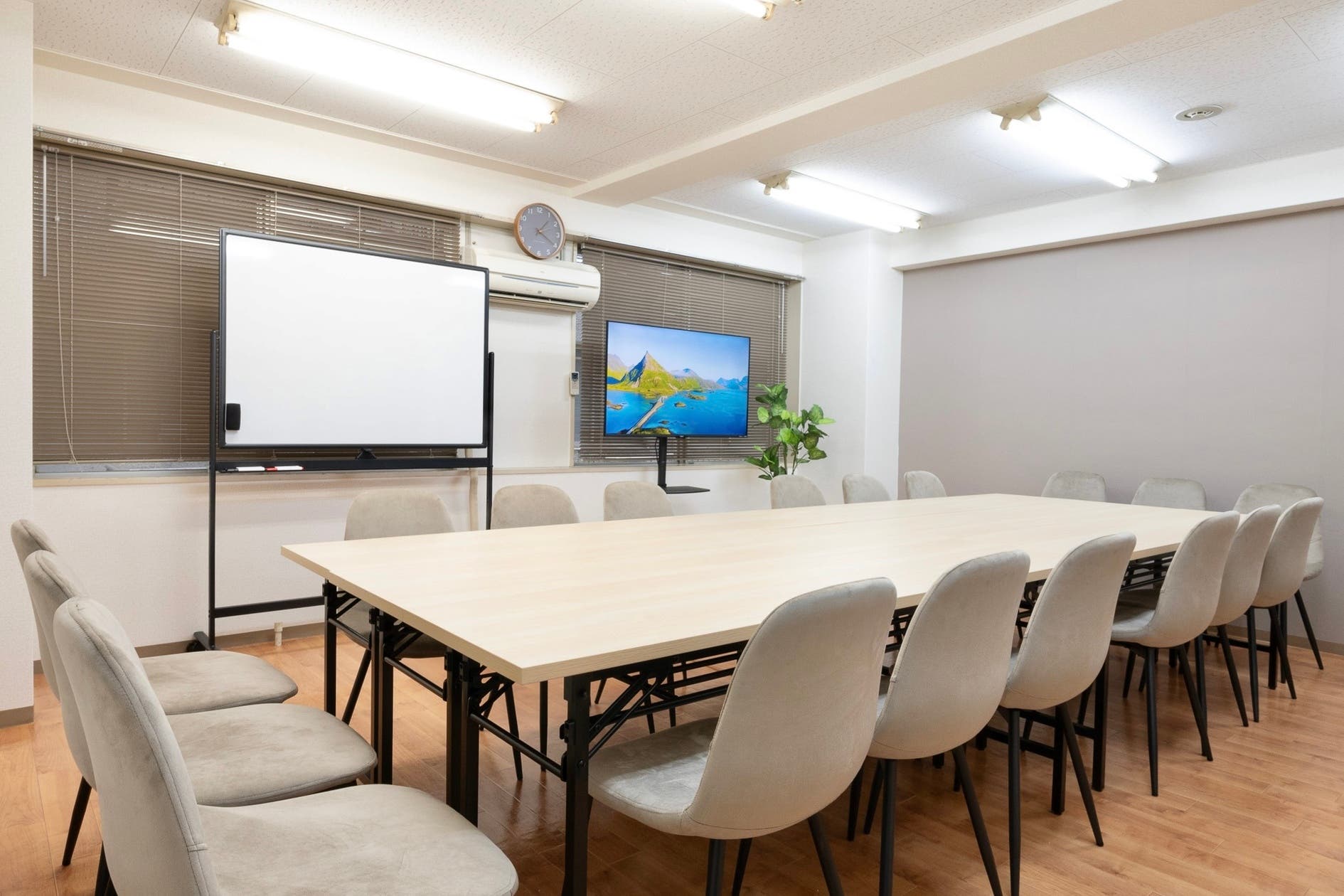 スペモ🏠️広島駅3分🚉モニター📺️イベント🎉撮影📸ビジネス💻️会議👥セミナー✨️680_SMILE会議室広島駅前の写真11