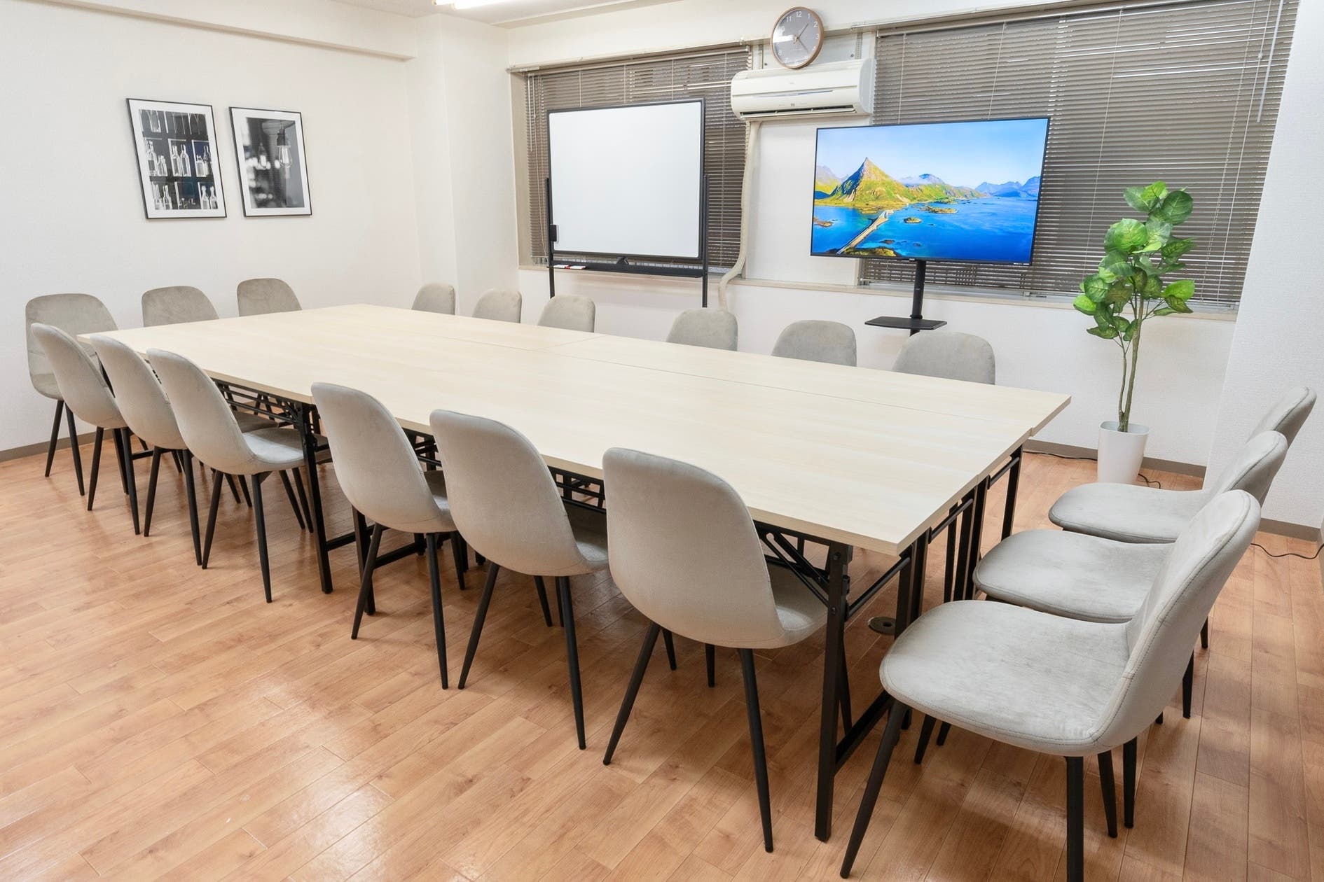 スペモ🏠️広島駅3分🚉モニター📺️イベント🎉撮影📸ビジネス💻️会議👥セミナー✨️680_SMILE会議室広島駅前の写真12