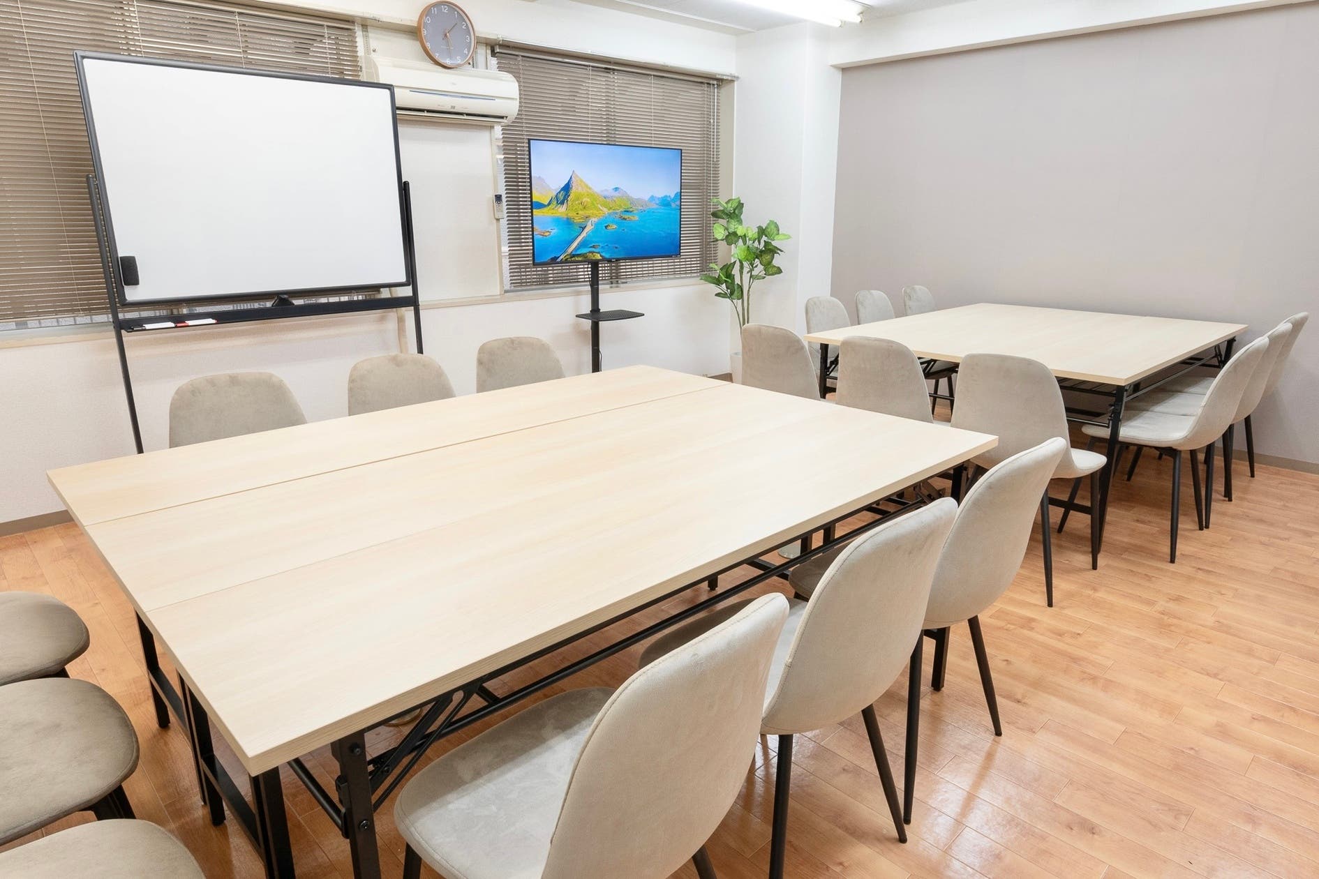 スペモ🏠️広島駅3分🚉モニター📺️イベント🎉撮影📸ビジネス💻️会議👥セミナー✨️680_SMILE会議室広島駅前の写真15