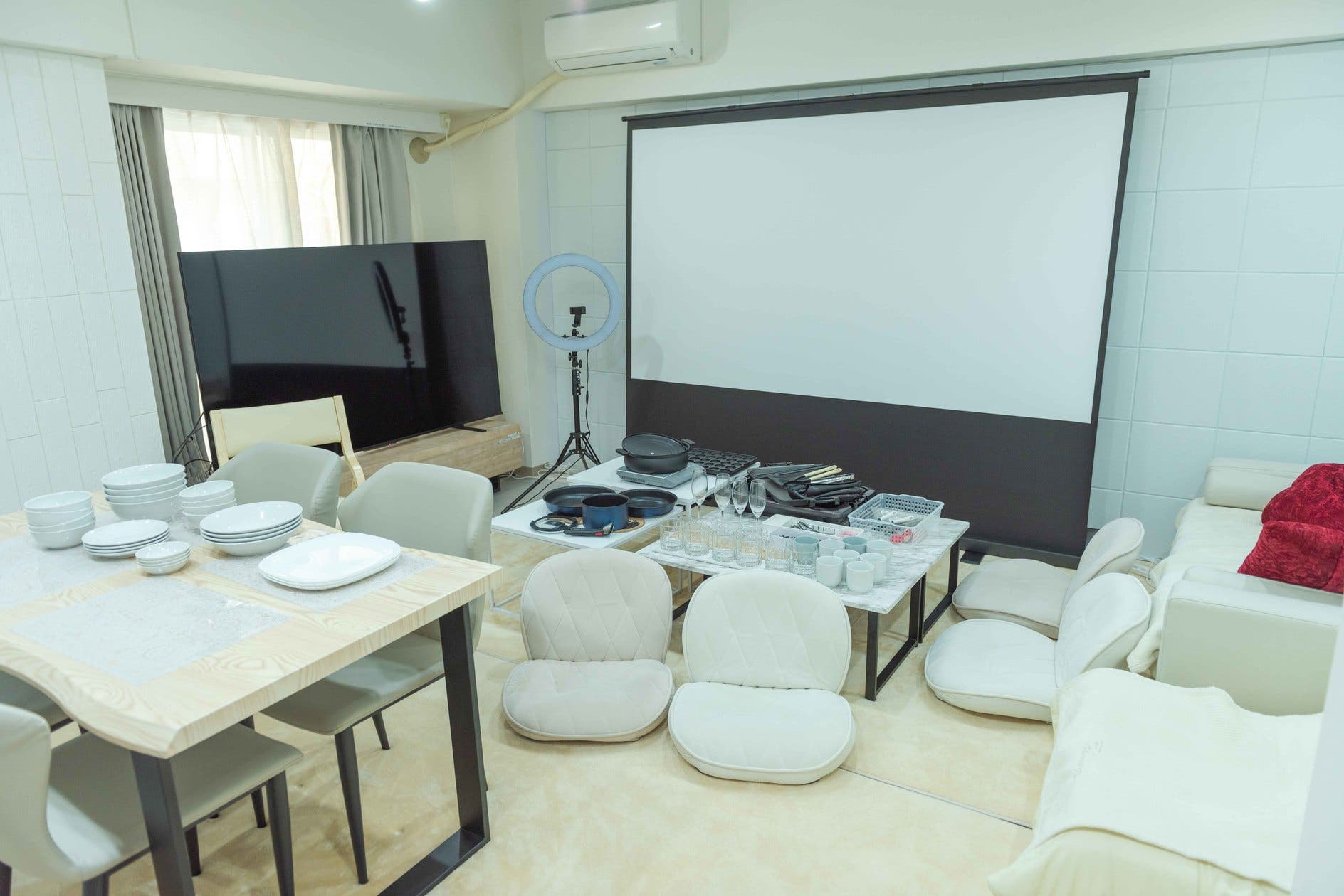 【超特大】【クリスマス飾付中】75㌅TV・100㌅プロジェクター✨名古屋伏見駅徒歩6分✨24時間営業の写真8