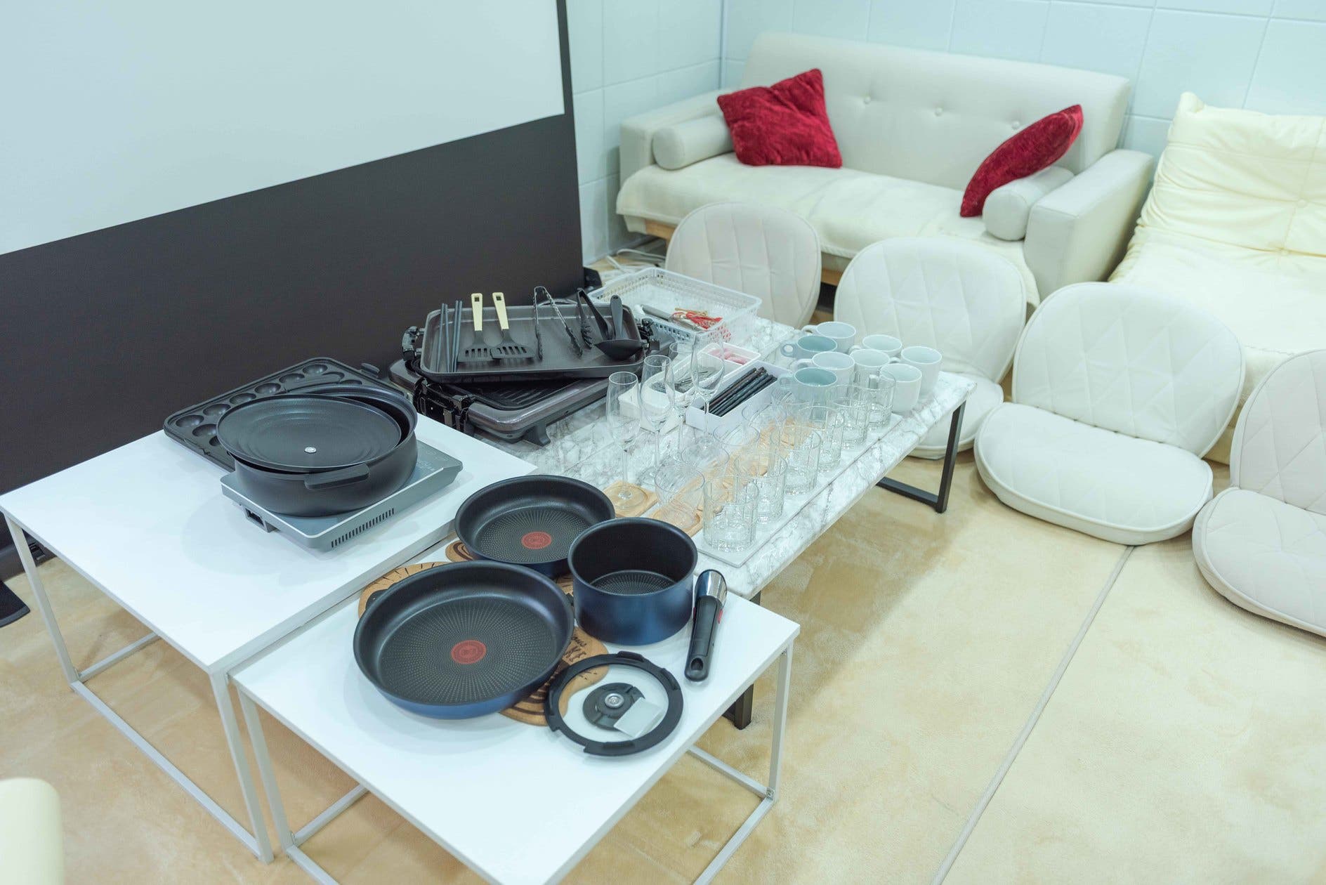 【超特大】【クリスマス飾付中】75㌅TV・100㌅プロジェクター✨名古屋伏見駅徒歩6分✨24時間営業の写真9