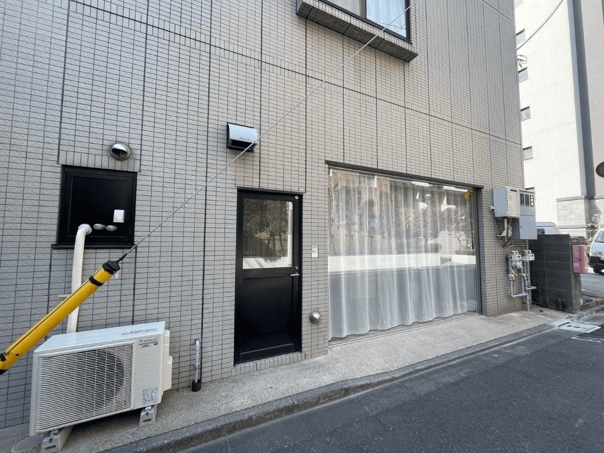 大人数の撮影も◎広い白ホリゾントがある撮影スタジオ｜メイクスペース・フィッティングルーム完備の写真9