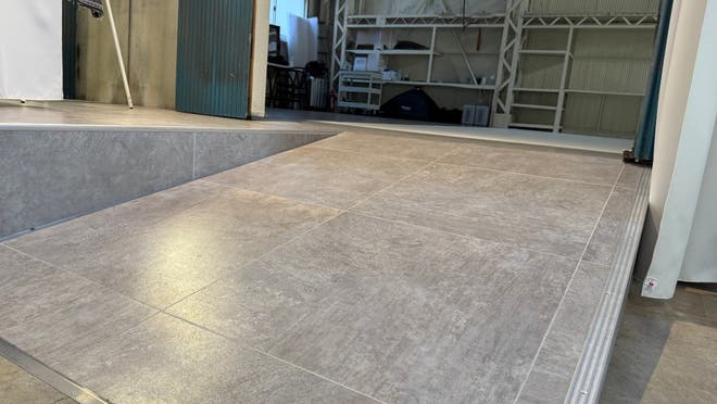 大人数の撮影も◎広い白ホリゾントがある撮影スタジオ|メイクスペース・フィッティングルーム完備の写真5