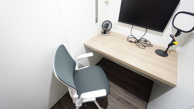 <ワークブース烏丸駅前No.1>烏丸駅徒歩4分✨完全個室📶モニター🖥️電源🔌テレワーク/面接/自習/作業の写真3