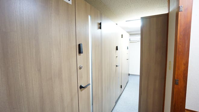 <ワークブース烏丸駅前No.1>烏丸駅徒歩4分✨完全個室📶モニター🖥️電源🔌テレワーク/面接/自習/作業の写真5