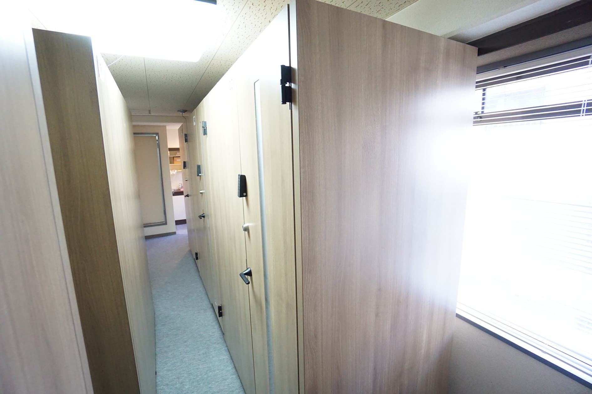 ＜ワークブース烏丸駅前No.1＞烏丸駅徒歩4分✨完全個室📶モニター🖥️電源🔌テレワーク/面接/自習/作業の写真6