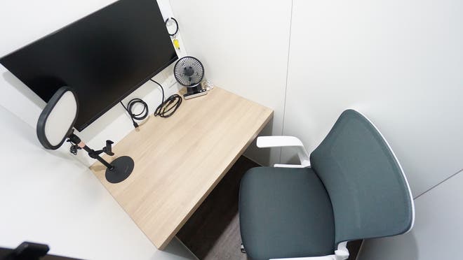 <ワークブース烏丸駅前No.4>烏丸駅徒歩4分✨完全個室📶モニター🖥️電源🔌テレワーク/面接/自習/作業の写真1