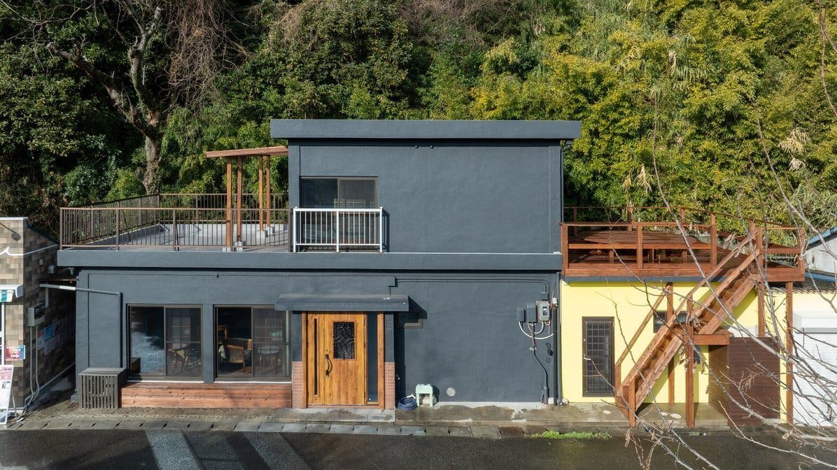 【淡路島/岩屋】淡路IC車3分/島外よりバス15分｜撮影/パーティー/ヨガ/トレーニング/自然光/漆喰壁/一軒家［見学可能］の写真2