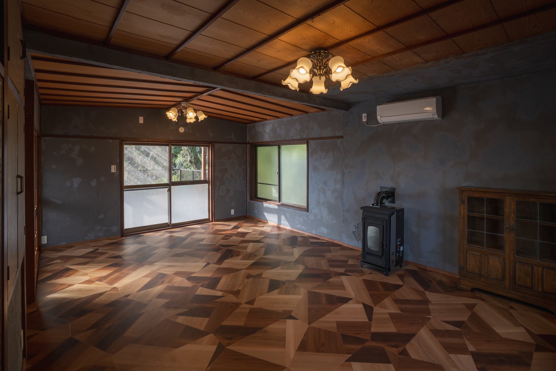 【淡路島/岩屋】淡路IC車3分/島外よりバス15分｜撮影/パーティー/ヨガ/トレーニング/自然光/漆喰壁/一軒家［見学可能］の写真1