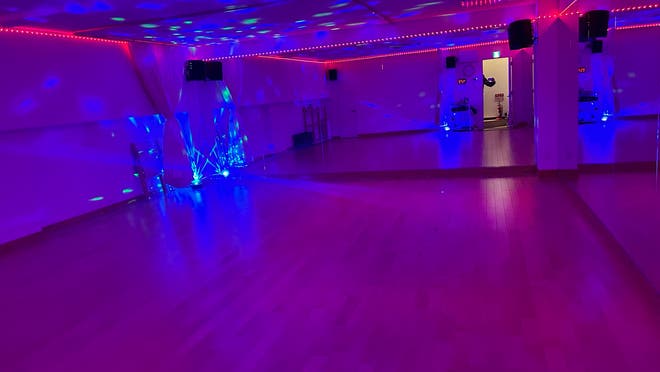黄金町駅徒歩3分、地下スタジオ、約50㎡、ダンス、ジャンプ、合唱可能の写真4