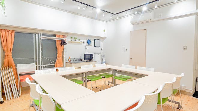 新大阪6分☘️12名+3名利用可🆗天井高2.6mの開放感✨全設備無料|光回線|ホワイトボード|の写真8