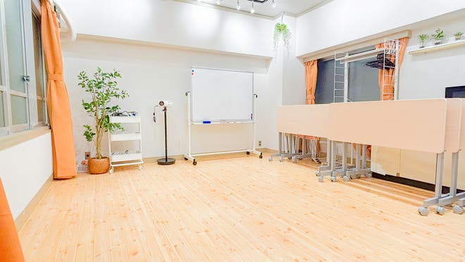 新大阪6分☘️12名+3名利用可🆗天井高2.6mの開放感✨全設備無料|光回線|ホワイトボード|の写真2