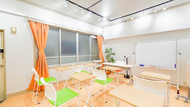 新大阪6分☘️12名+3名利用可🆗天井高2.6mの開放感✨全設備無料|光回線|ホワイトボード|の写真14