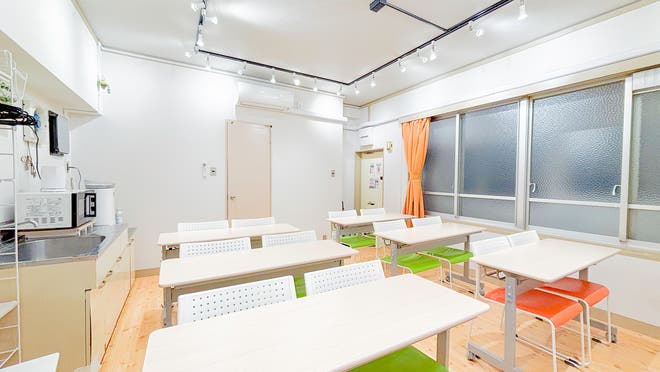 新大阪6分☘️12名+3名利用可🆗天井高2.6mの開放感✨全設備無料|光回線|ホワイトボード|の写真12