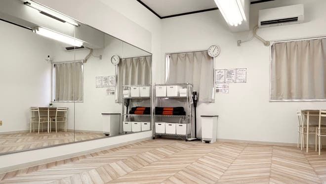 🆕横須賀中央駅4分✨ダンス・ヨガ・トレーニングにおすすめのレンタルスタジオ🪩2~5名利用に最適・大型鏡あり🪞3h以上の利用で割引の写真1