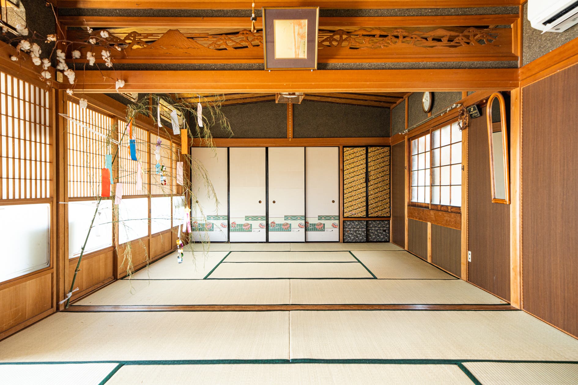 開放的なくつろげる古民家和室の写真3