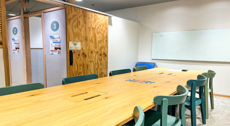 豊田市駅徒歩1分！9名利用可の多目的個室✨会議・勉強会など複数人利用に最適🍔🥤飲食持ち込みOK！