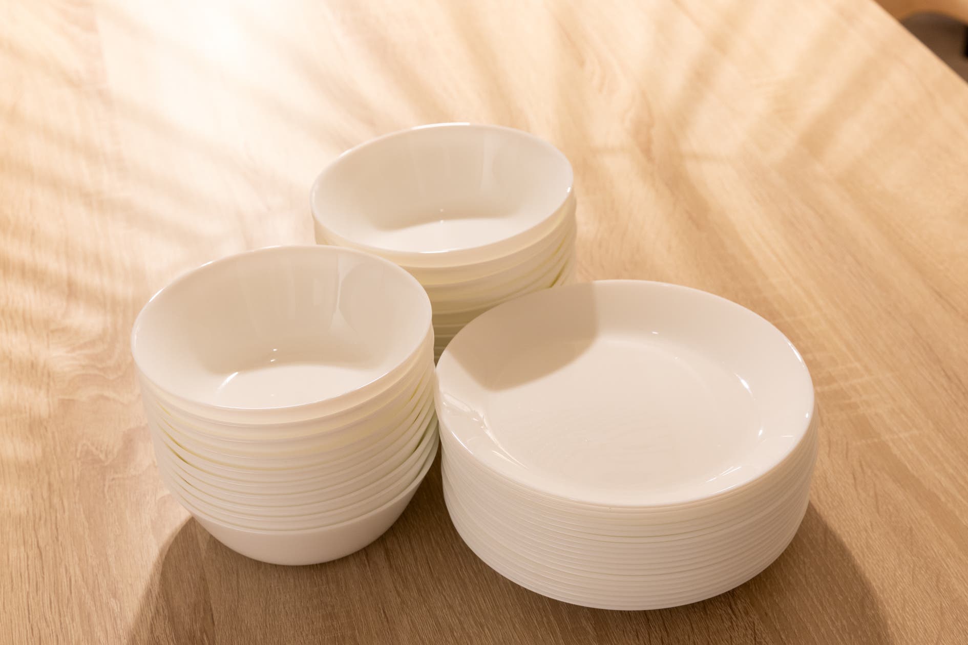 新大阪6分☘️12名＋3名利用可🆗全設備無料｜高速Wi-Fi｜ホワイトボード｜65型スマートTV｜ホワイトボードの写真12