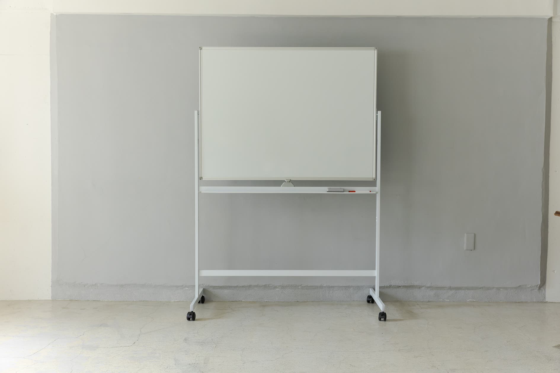 【秋葉原駅から徒歩６分】築60年のレトロモダンな完全個室/最大20人/Wifi/プロジェクター/ワークショップにオススメの写真11