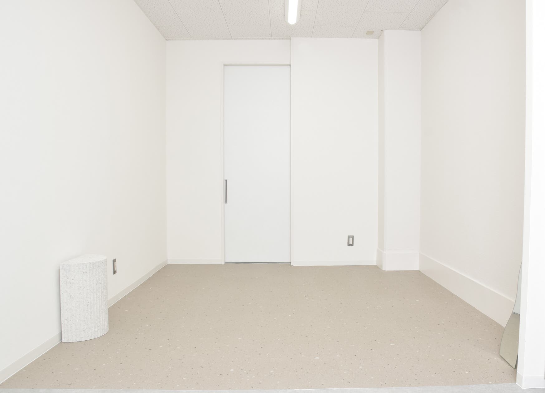 神戸長田駅から徒歩10分以内にあるシンプルな撮影スタジオの写真7