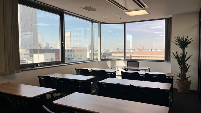 馬車道駅から徒歩3分!横浜赤レンガ倉庫・よこはまコスモワールド・富士山を一望できるビル最上階の明るい大スペース「みなと」の写真1