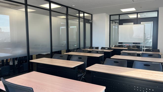 馬車道駅から徒歩3分!横浜赤レンガ倉庫・よこはまコスモワールド・富士山を一望できるビル最上階の明るい大スペース「みなと」の写真5