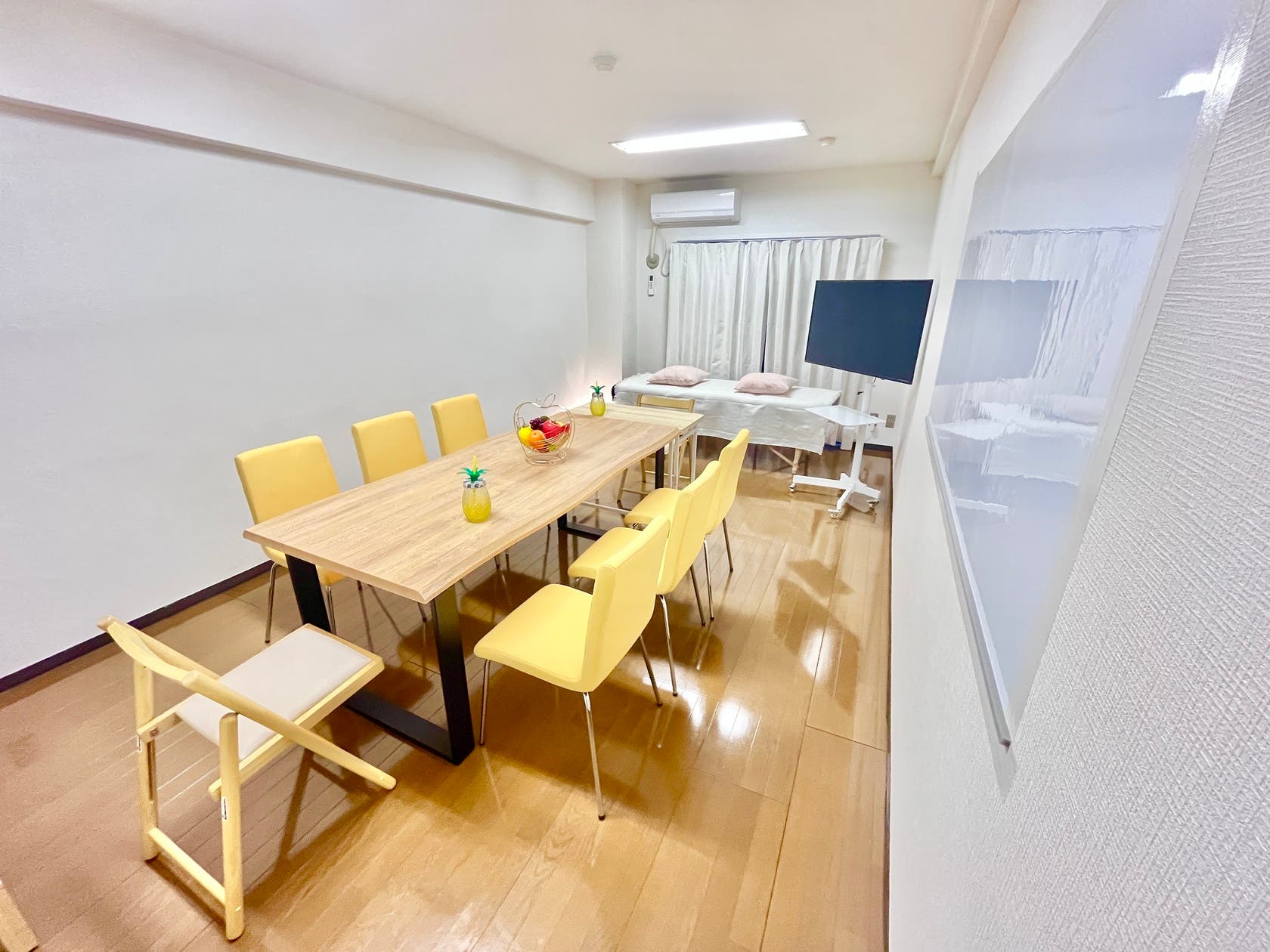 NEW＜オレンジ会議室🍊仙台駅前＞【室内動画あり】⭐️ナチュラルで落ち着くお部屋⭐️ｲﾝﾎﾞｲｽ対応⭐️全設備無料の写真2