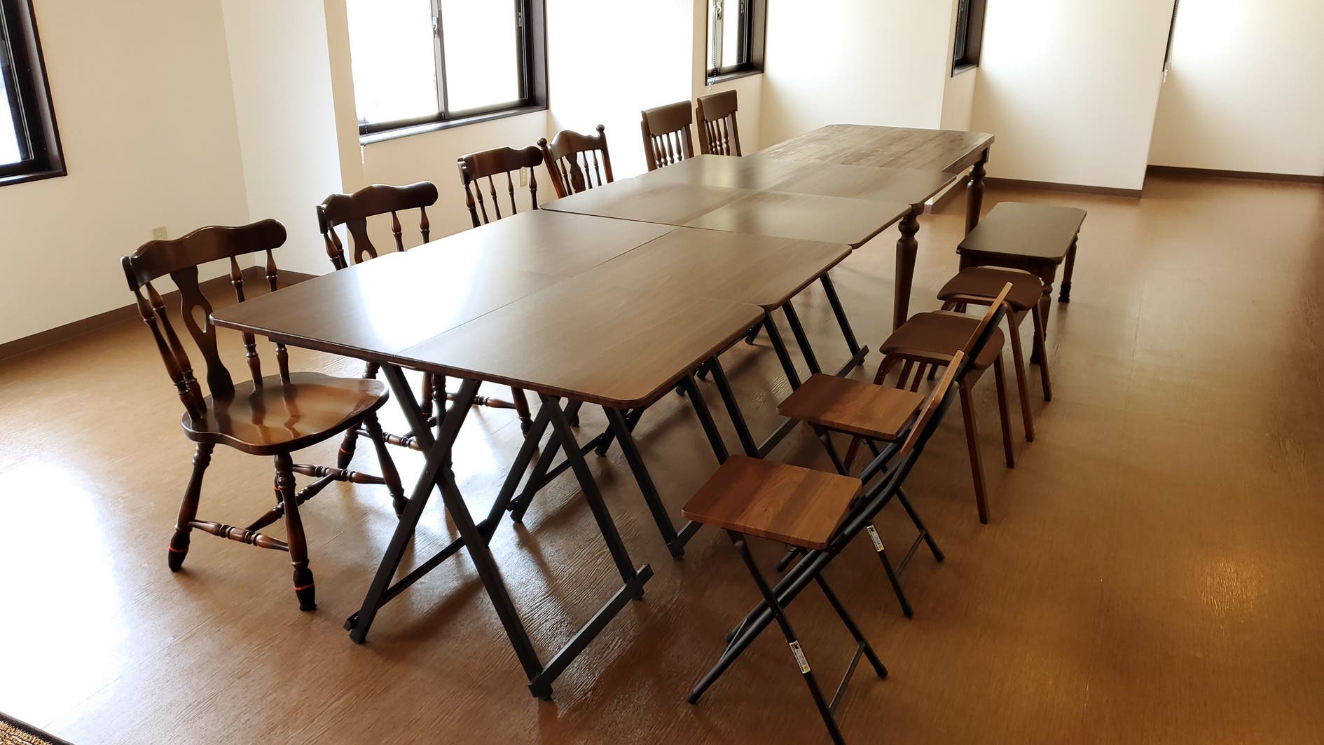 折り畳みテーブルの画像2