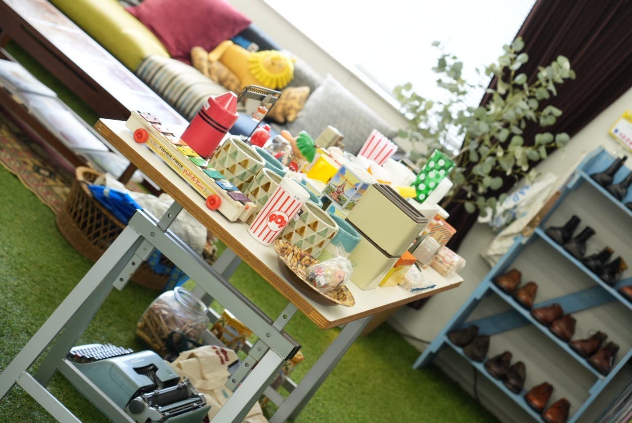 浜松駅から車で10分弱/遠鉄ストア佐鳴台・真正面のビル２階。75㎡広々室内に人工芝が敷き詰められたイベント会場/浜松市の写真5