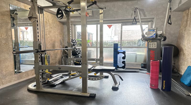 【完全個室】プライベートな空間で、質の高いパーソナルトレーニングや合トレを♫ シャワー.個室の更衣スペース完備！