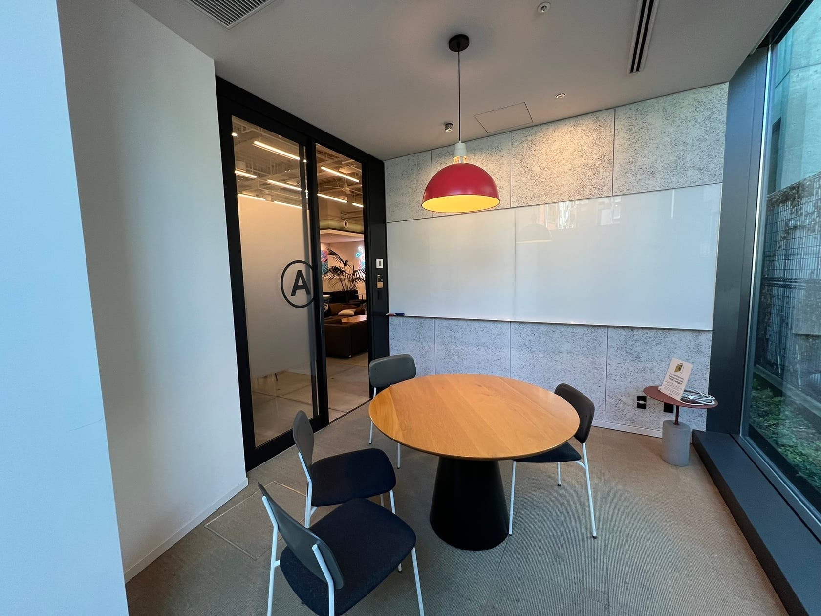 原宿 アイスバーグ  モダンで開放感のある空間が、特別なひとときを演出！【miuchi株式会社】の写真9