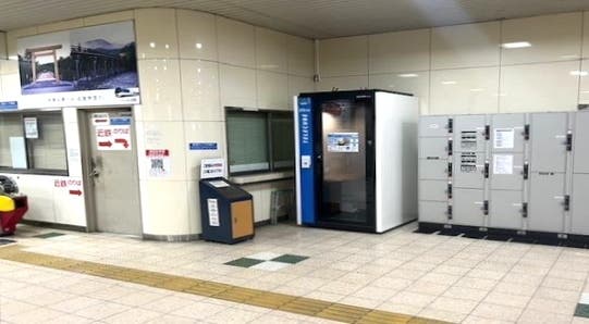 【テレキューブ】津駅の個室型ワークブース（272-01）です。視線と音を遮る、プライベートな集中環境。