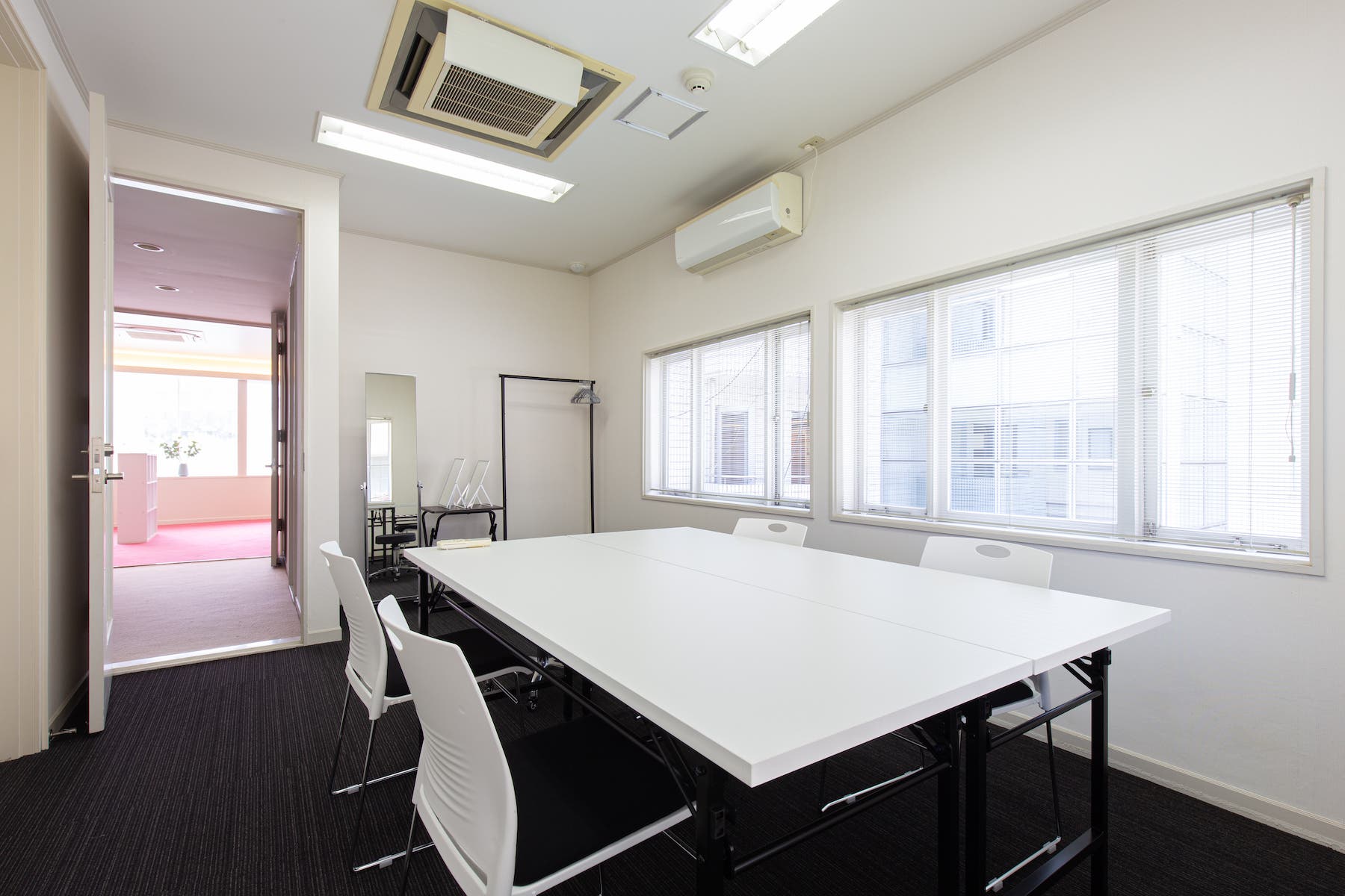 【外苑前駅徒歩5分】青山の一戸建てを一棟貸切で・控室や個室も複数ご用意（Wi-Fi・モニター完備）の写真4