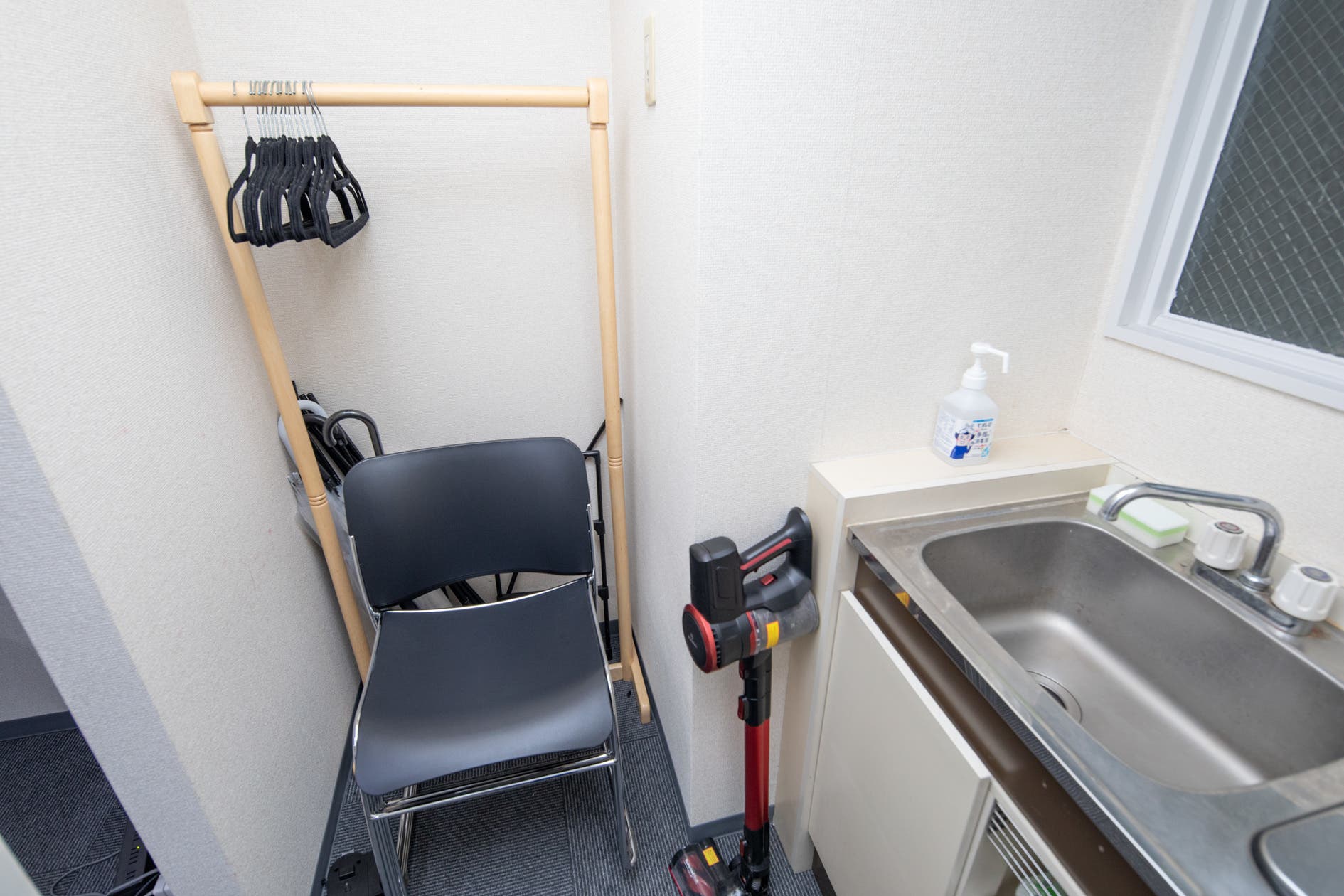 【リモートベース丸の内】⚡️15人会議室⚡️大型モニター⚡️リモートワークに最高アーロンチェア⚡️丸の内駅2分⚡️の写真16