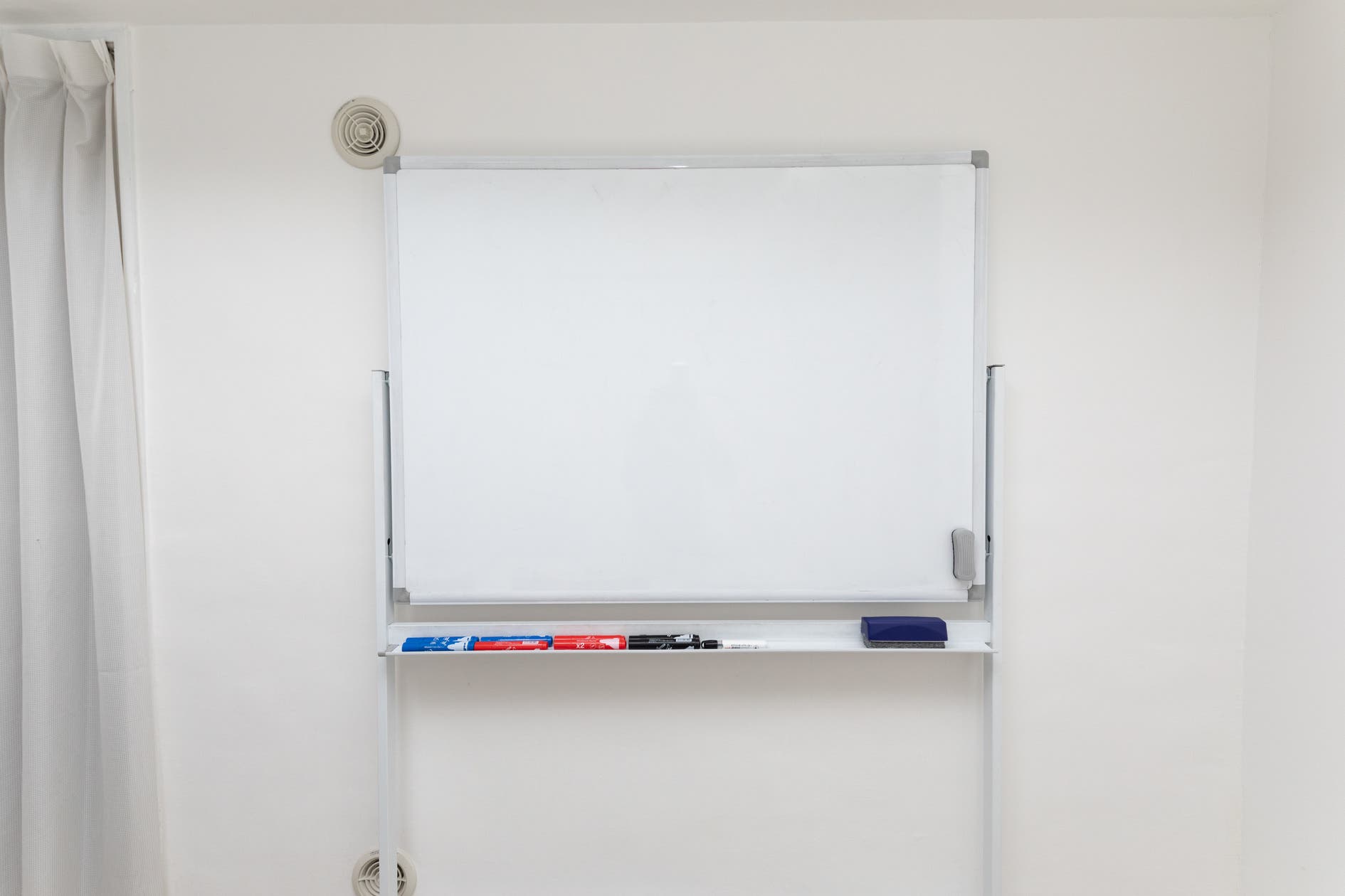 【リモートベース名駅１】✨お洒落な会議室✨8人会議✨名駅3分✨の写真4