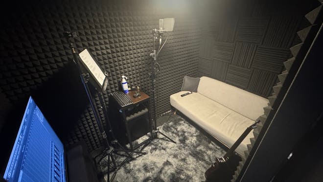 大阪日本橋の【ボーカルレコーディングスタジオ】エンジニア料込みの写真1