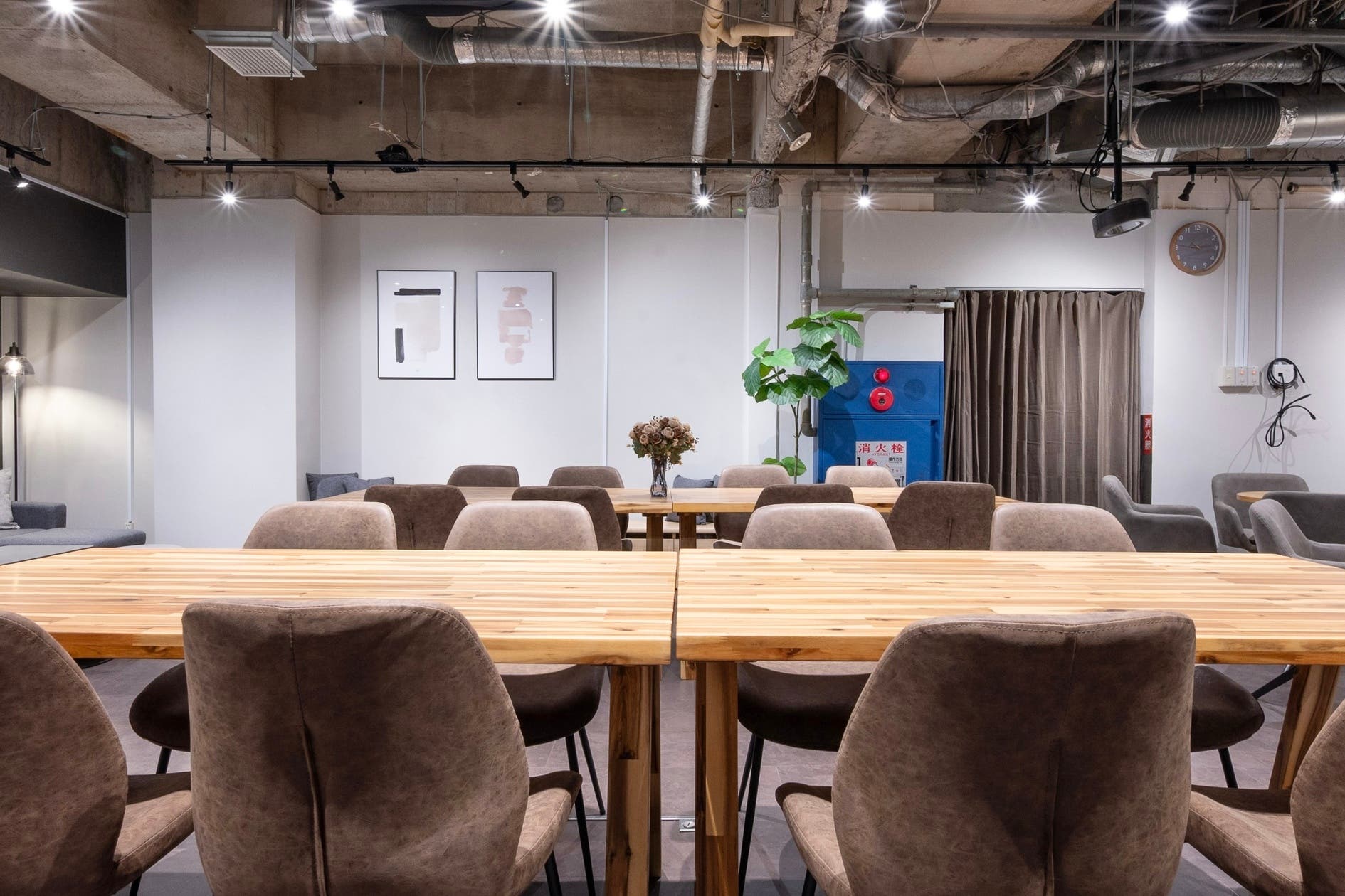 元町・中華街駅徒歩1分🚃最大40名着席/24h🎉大型スクリーン＆ステージ🎬映画・大人気ゲーム機🎮の写真9