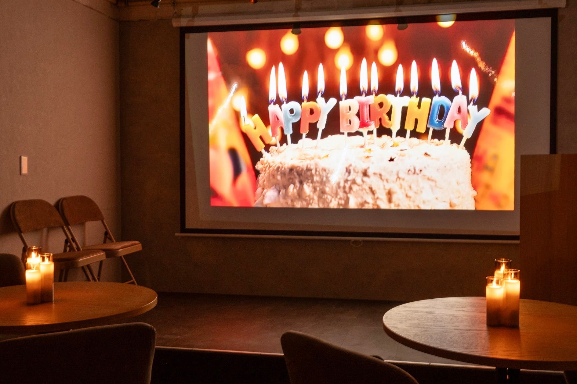 元町・中華街駅徒歩1分🚃最大40名着席/24h🎉大型スクリーン＆ステージ🎬映画・大人気ゲーム機🎮の写真12