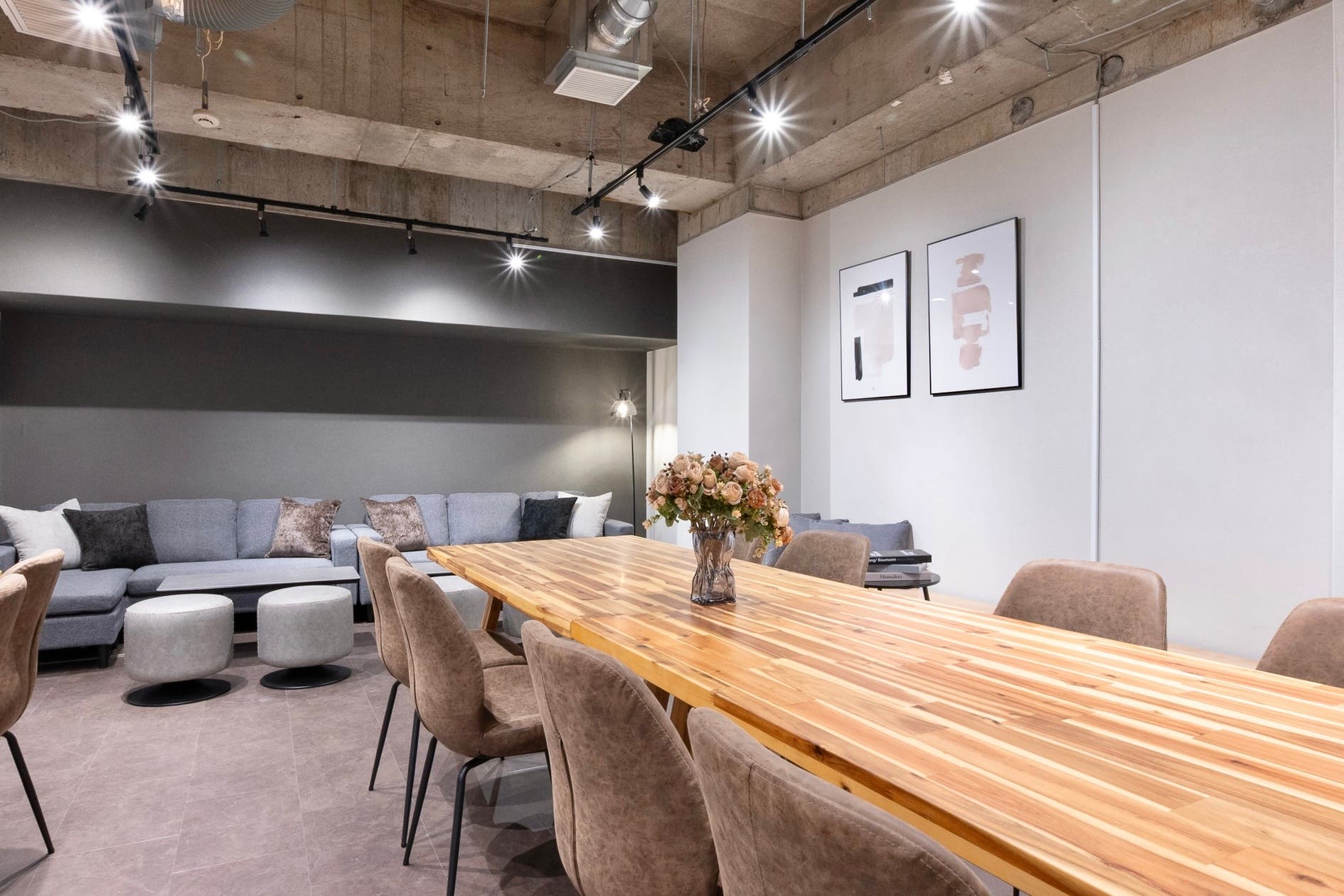 元町・中華街駅徒歩1分🚃最大40名着席/24h🎉大型スクリーン＆ステージ🎬映画・大人気ゲーム機🎮の写真14