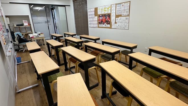 宮崎駅から徒歩15分、車で5分 オプションで駐車スペース7台あります。の写真4