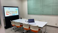 【旭橋駅徒歩5分】定員8+α名!プロジェクター含む備品・高速Wi-Fi無料!東町102会議室の写真2