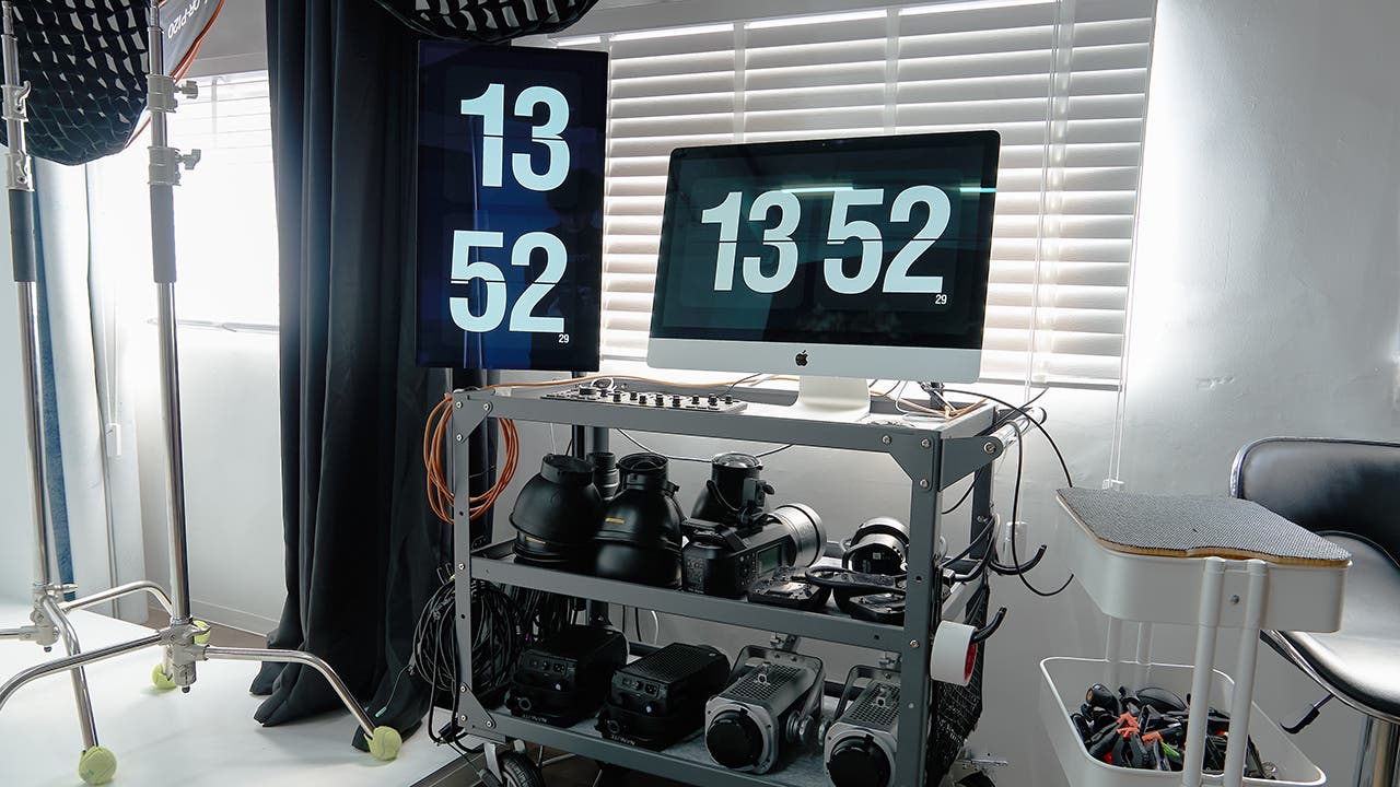 プロ用機材無料貸出、神戸駅から徒歩5分、天井4ｍ広々 3面白ホリ スタジオ 撮影スタジオ レンタルスタジオの写真4