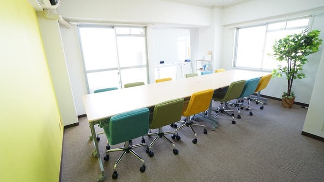 ✌️11月割✌️🥳新大阪駅徒歩2分🎉最大12名/Wi-Fi/大型モニター/プロジェクター/会議/ワーク/撮影<レオン会議室>の写真9