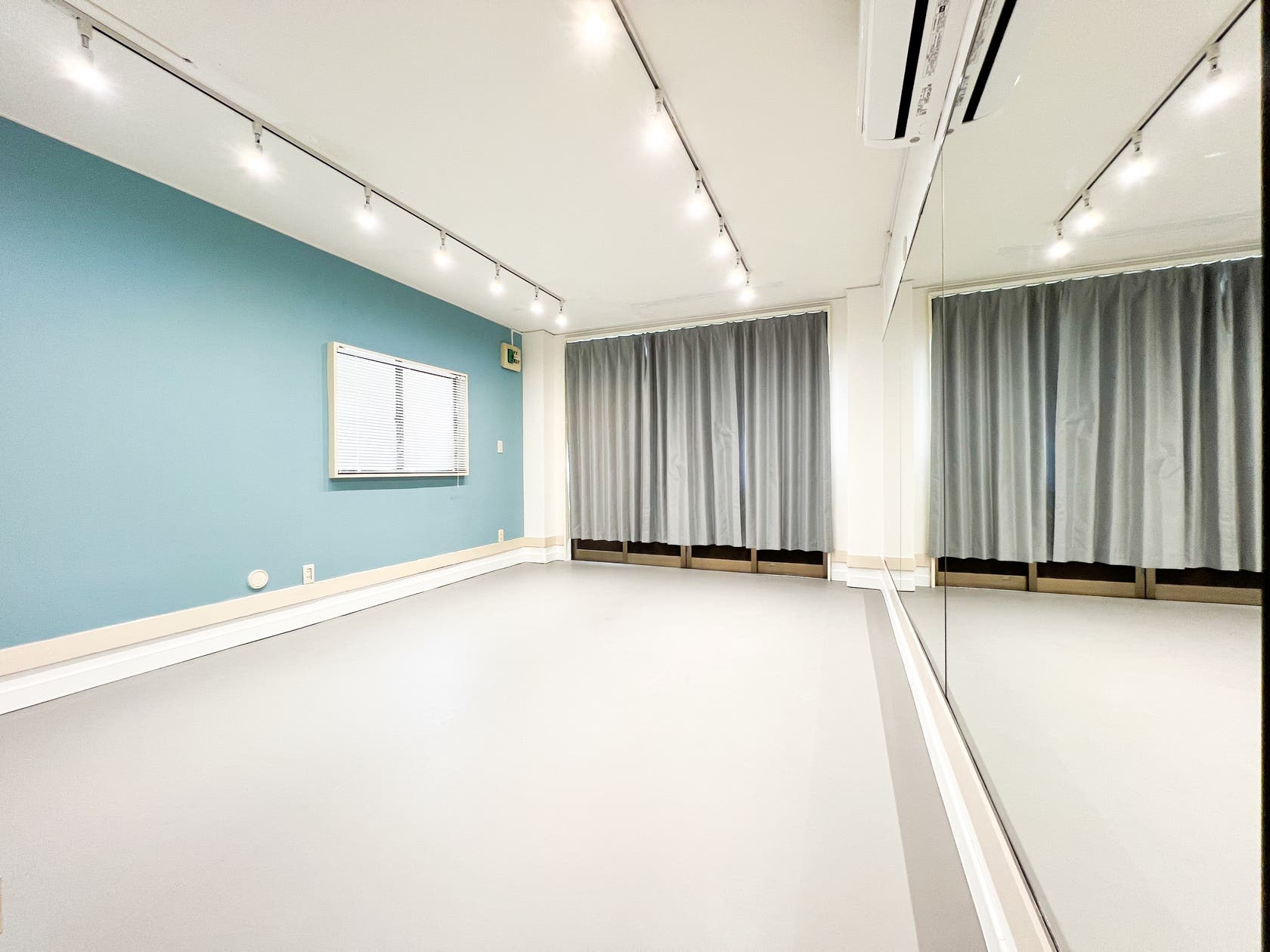 【地域最安値✨】ＪR西日暮里5分！最高級舞台床リノリウム・ダンス・バレエ・フラダンス等気軽に使えるかわいいスタジオ！の写真5