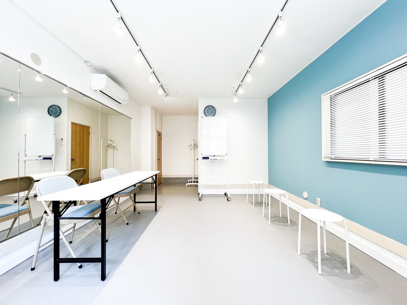 【地域最安値✨】ＪR西日暮里5分！最高級舞台床リノリウム・ダンス・バレエ・フラダンス等気軽に使えるかわいいスタジオ！の写真9