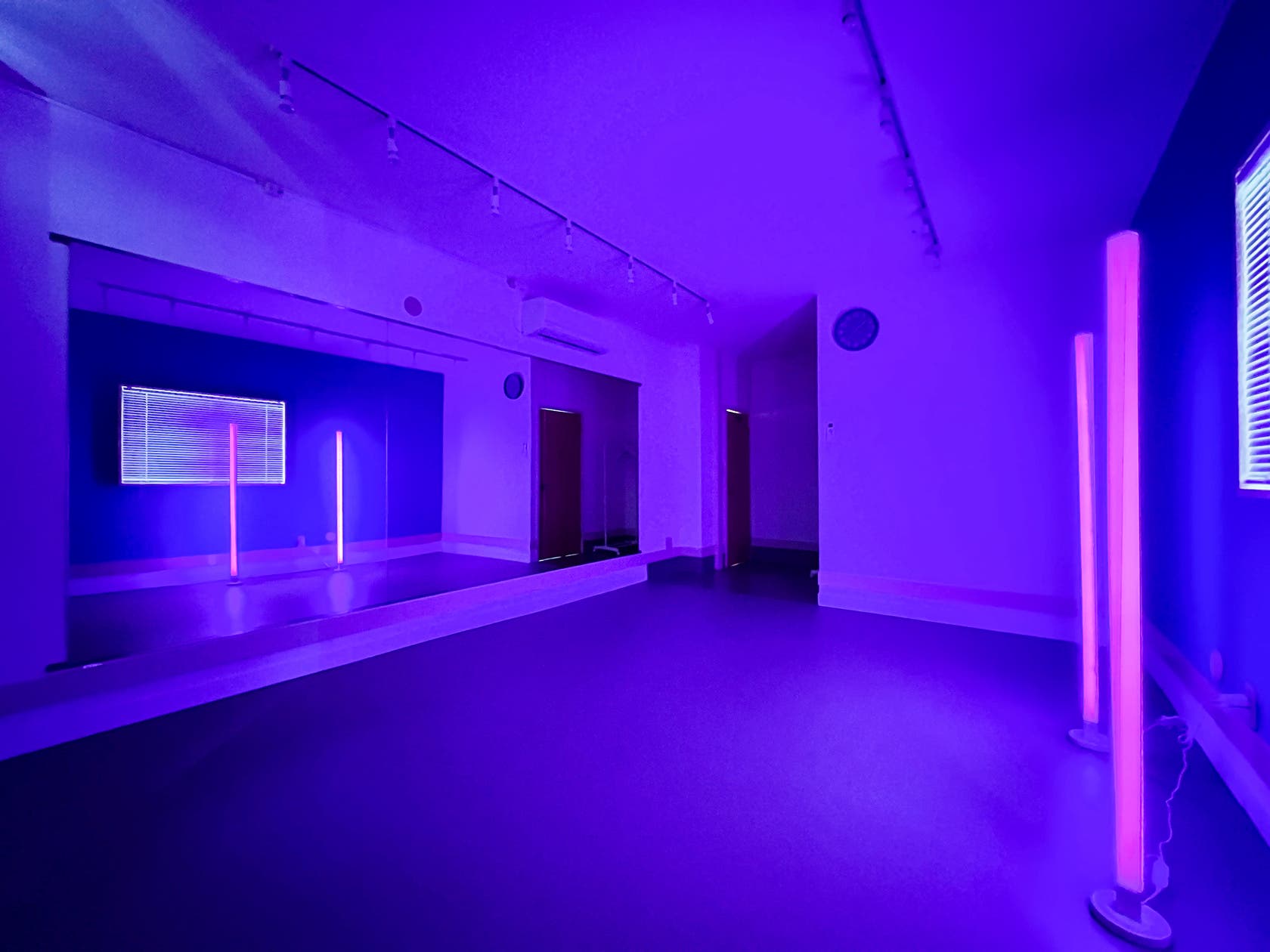 【地域最安値✨】ＪR西日暮里5分！最高級舞台床リノリウム・ダンス・バレエ・フラダンス等気軽に使えるかわいいスタジオ！の写真12