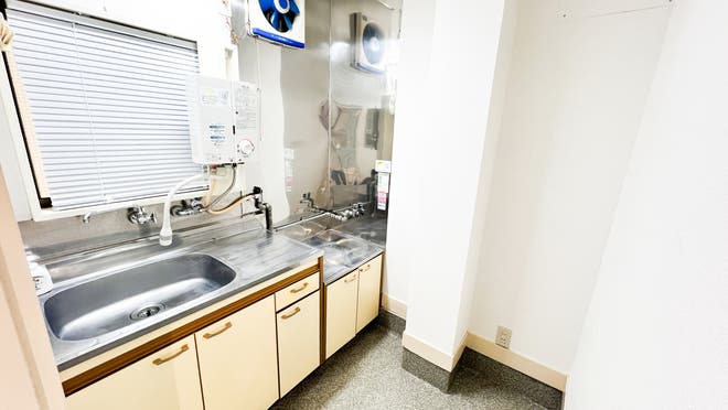 【地域最安値✨】JR西日暮里5分!最高級舞台床リノリウム・ダンス・バレエ・フラダンス等気軽に使えるかわいいスタジオ!の写真24