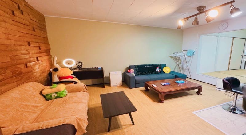 ㊗️1周年✨️ 格安！暖かい雰囲気の広々としたお部屋です(*´꒳`*)🌟配信機材完備🌟オフ会🌟推し活🌟